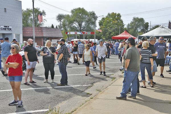 Harvest Fest fun in Chetek: Shopping, food, ribbon cutting, raffles and ...