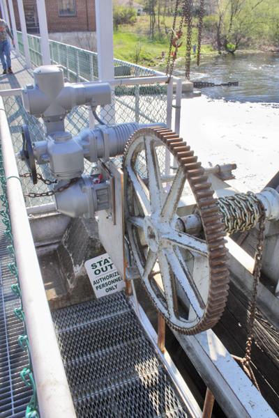 Chetek Dam’s Tainter gate motorized | Top Stories | chetekalert.com