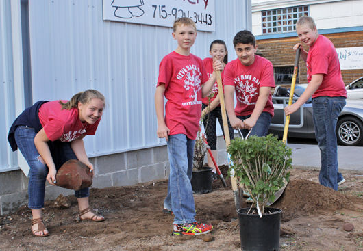Chetek-Weyerhaeuser HS/MS gives back for eighth year | News ...
