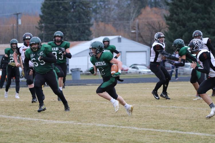 1B FOOTBALL PLAYOFFS: Selkirk racks up 600 yards of offense in 56-20 ...