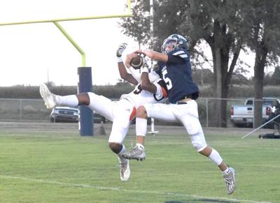 FOOTBALL: Minco pulls away from Boone-Apache | Sports | chickashanews.com