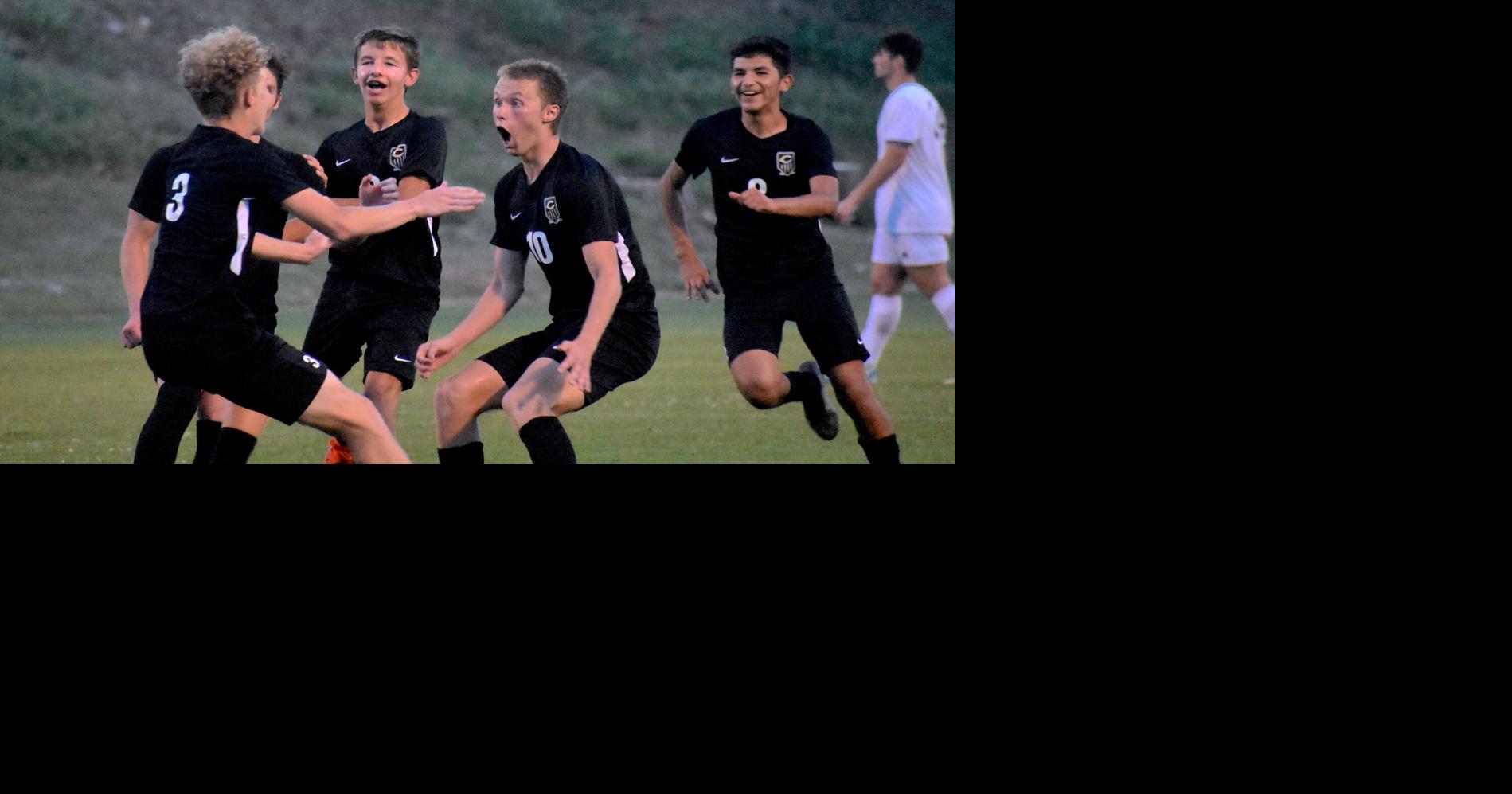 LOOKING BACK: Fightin' Chicks add to tradition, advance to title match ...