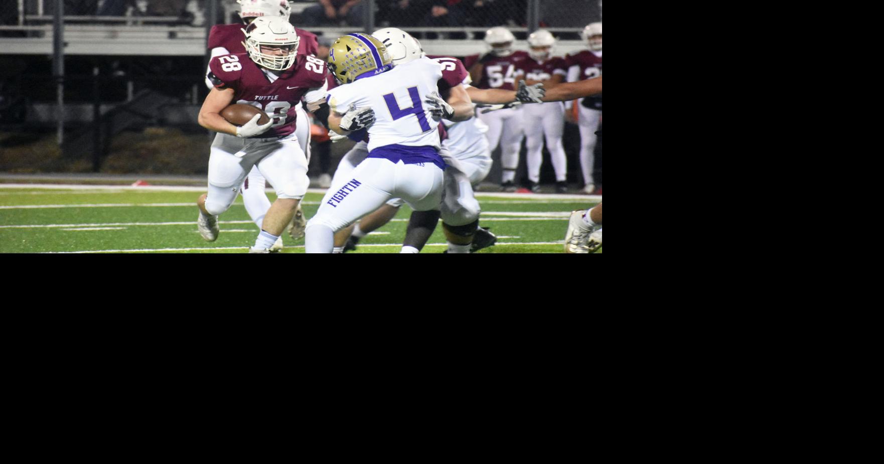 Football: Tuttle wins battle of area teams | Sports | chickashanews.com