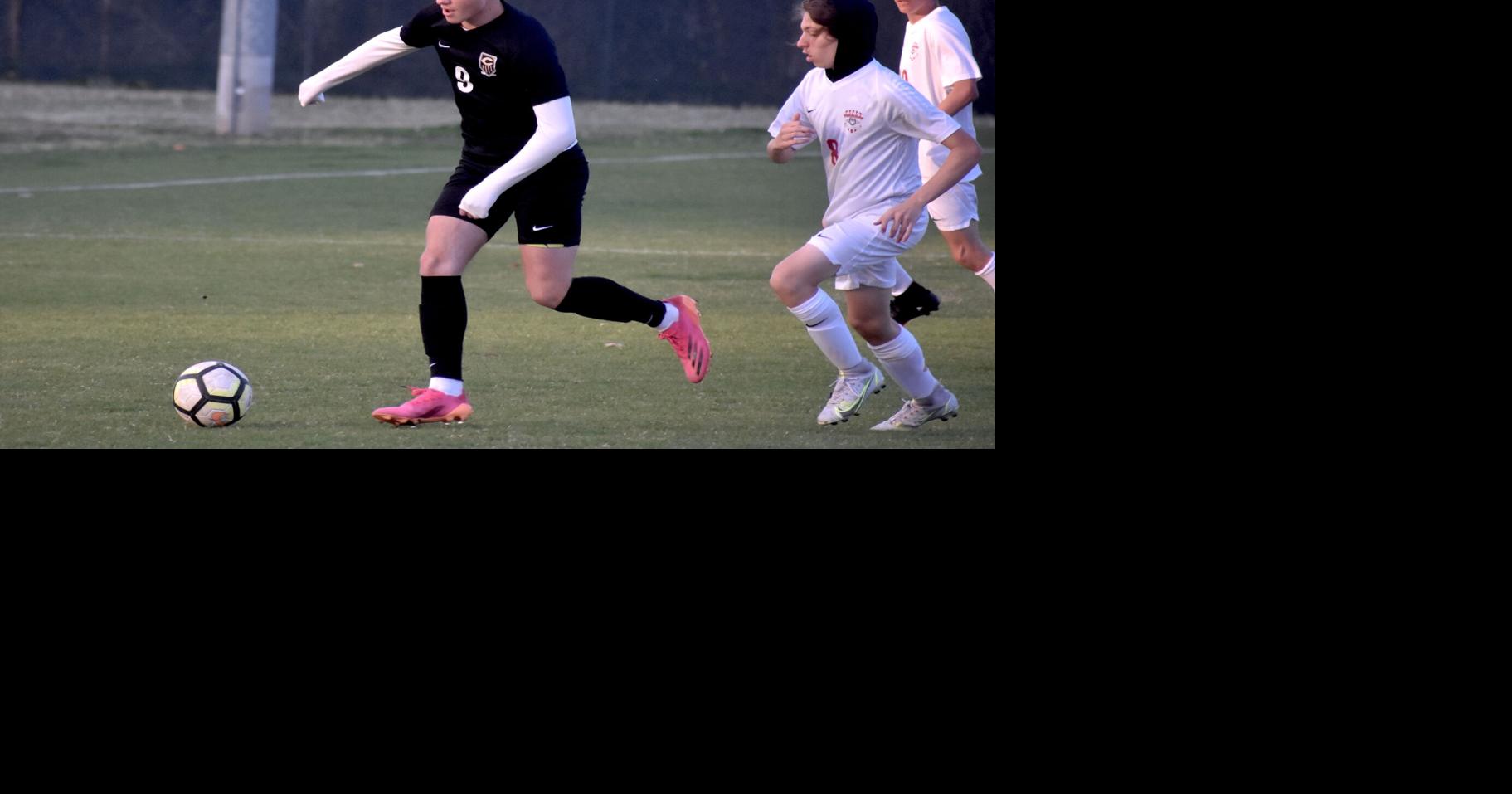 SOCCER: Fightin' Chicks blank Cache at home | Sports | chickashanews.com