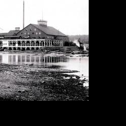 Ceremony honors 100th anniversary of lumber company’s closing