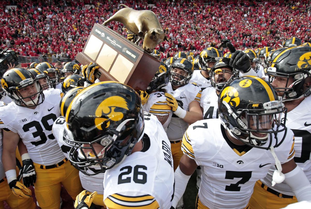 Badgers football: Wisconsin looking to steal back Heartland Trophy ...