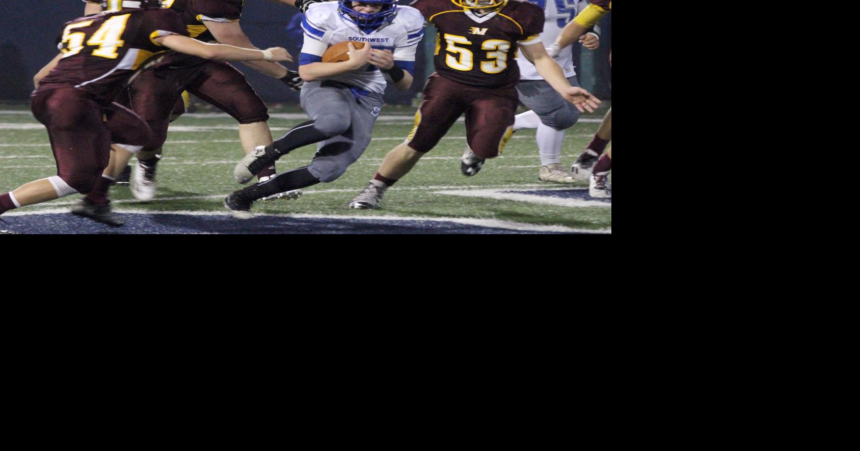 Menomonie football pulls away from Green Bay Southwest in playoff matchup