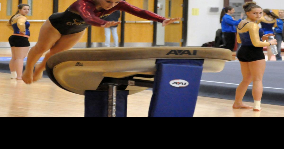 Braatz, Trunkel qualify for state gymnastics
