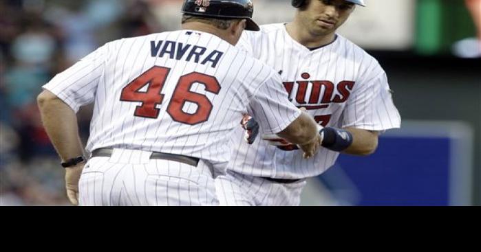 Vavra adjusts to new role as Twins third base coach