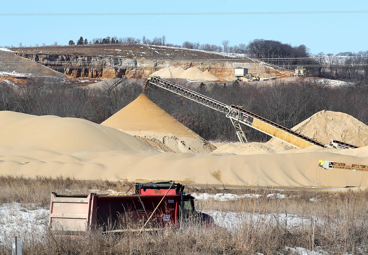 Wisconsin frac sand industry roars back, but new competition looms
