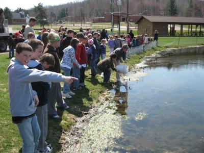 Knapp students enjoy pond, ‘rainbows’