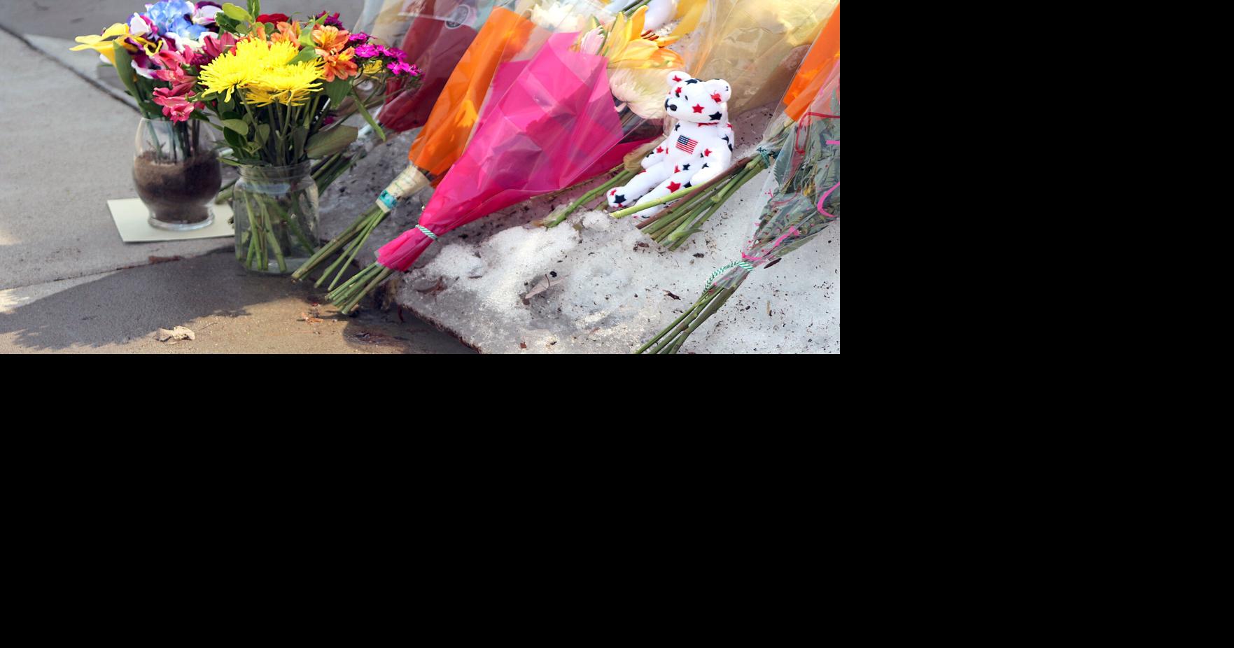 Support floods in Sunday after 2 police officers killed in traffic stop ...