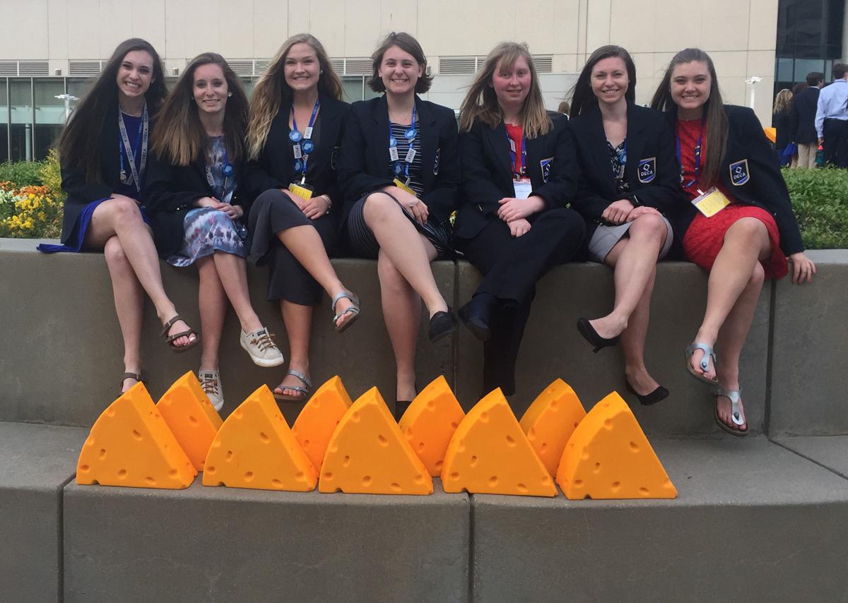 Menomonie DECA shines in Atlanta tourney | Local | chippewa.com