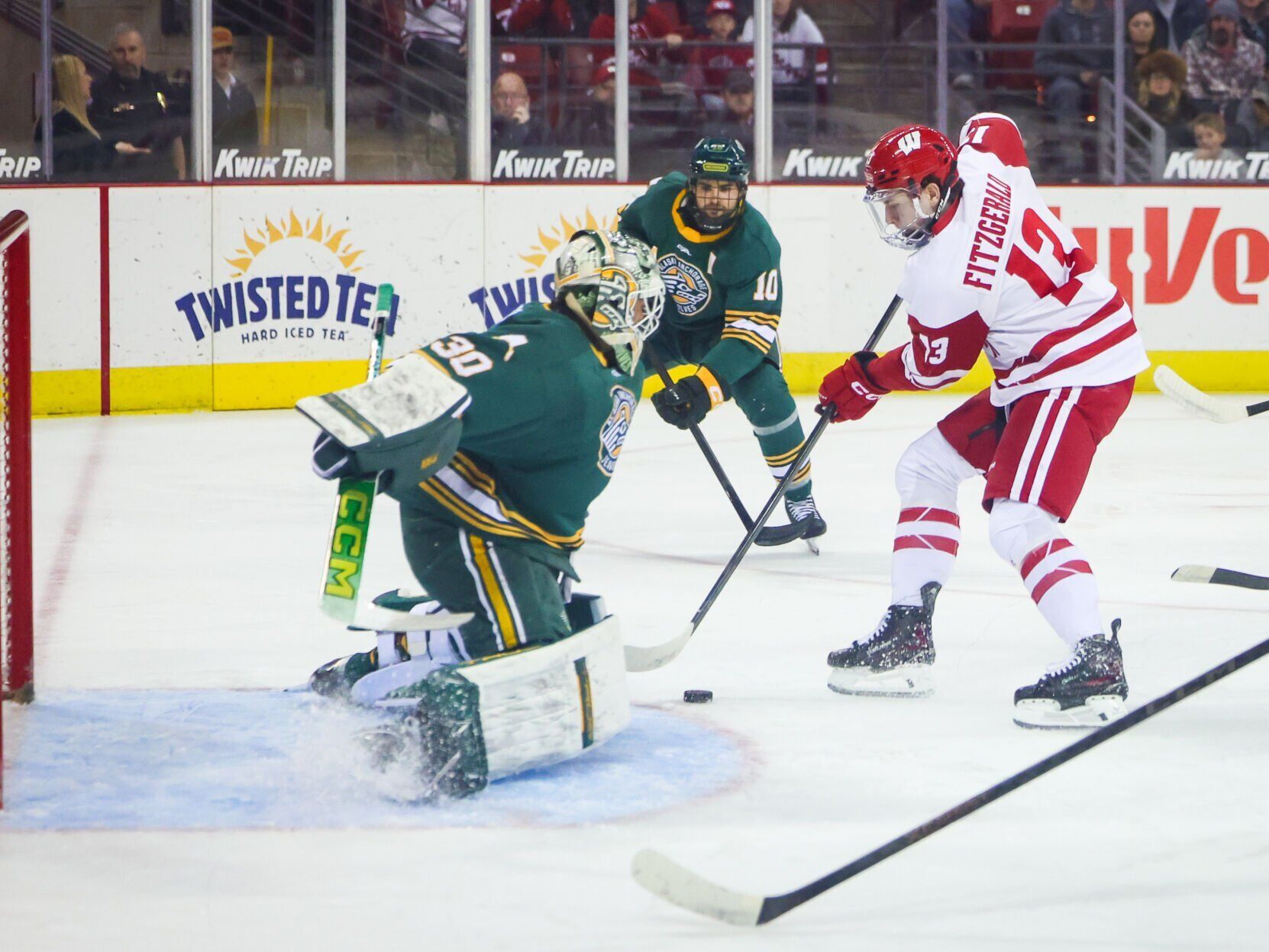 Polzin: Why Wisconsin men's hockey is a connected unit