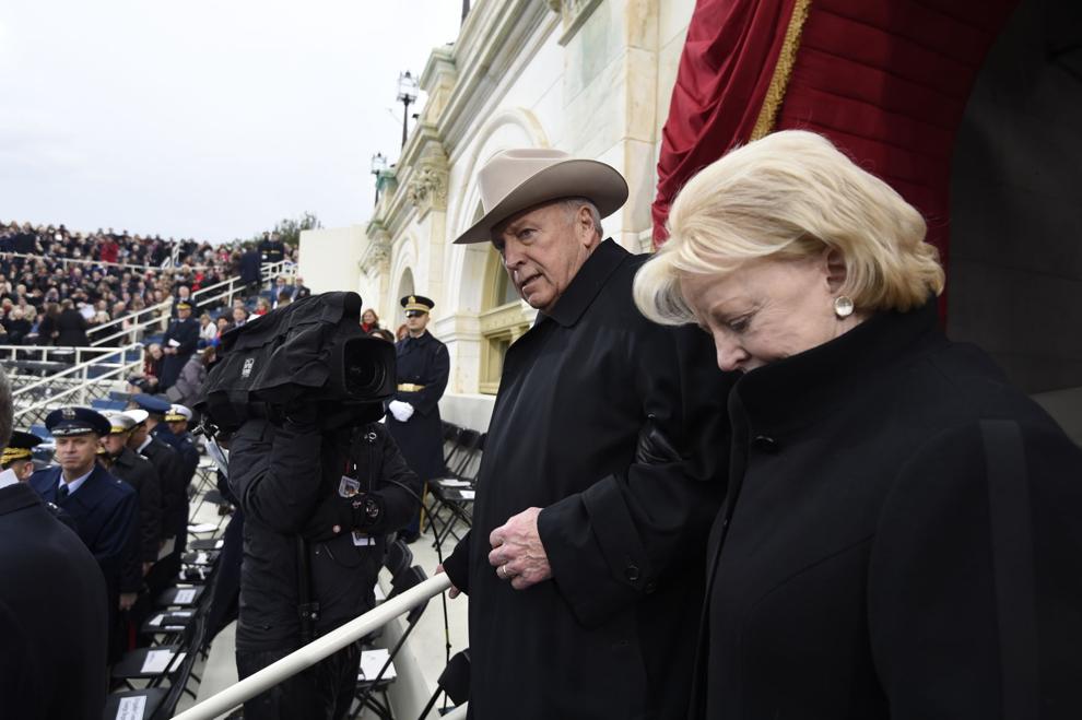 Clintons, Bush and other VIPs arrive at the Trump inauguration