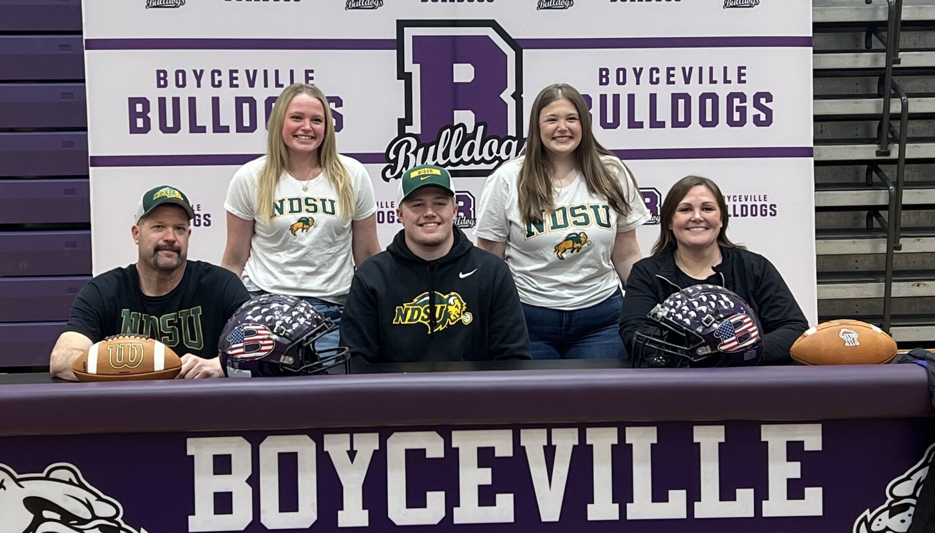 Boyceville's Zach Hellendrung to play football at North Dakota State ...