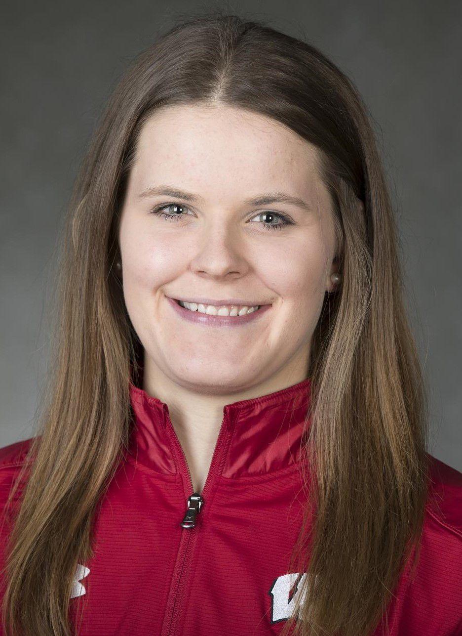 After shaky start to season, Wisconsin Badgers goalie Kristen Campbell ...