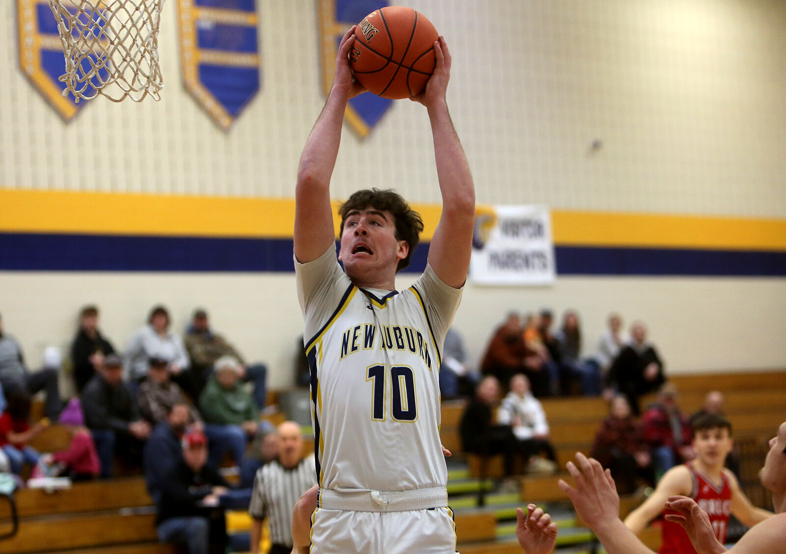 IN PHOTOS: New Auburn boys basketball hosts Bruce 1-27-26