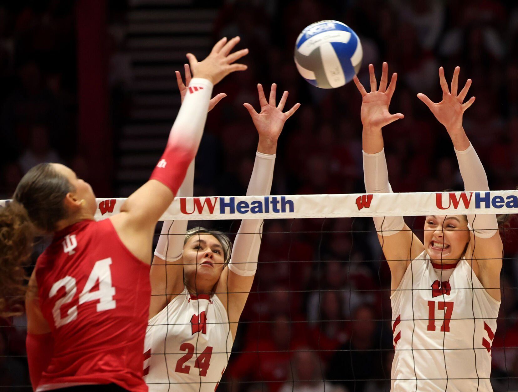 Wisconsin volleyball vs. Michigan State: Score, analysis