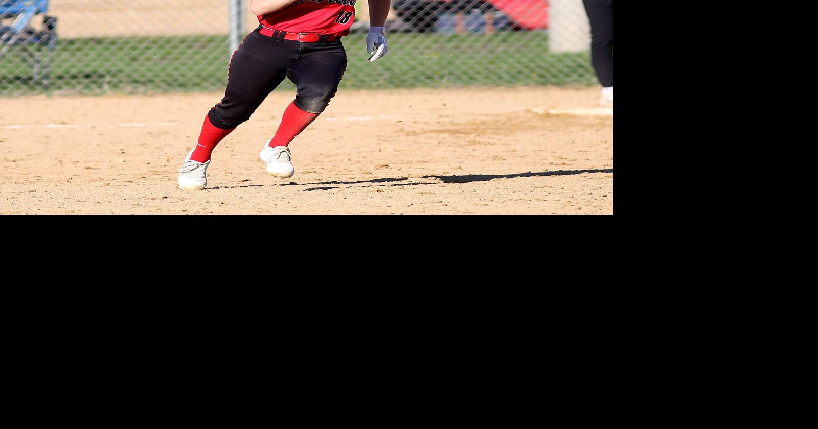 Kennedy Swan balances softball passion, auto racing dreams