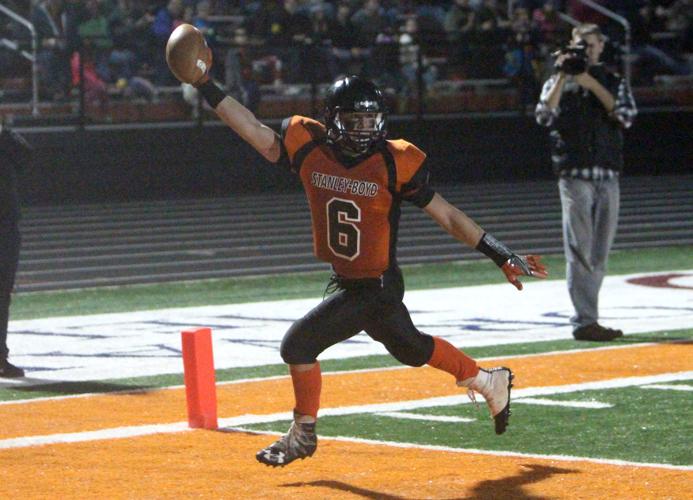 Stanley-Boyd football stays balanced in win over Elk Mound