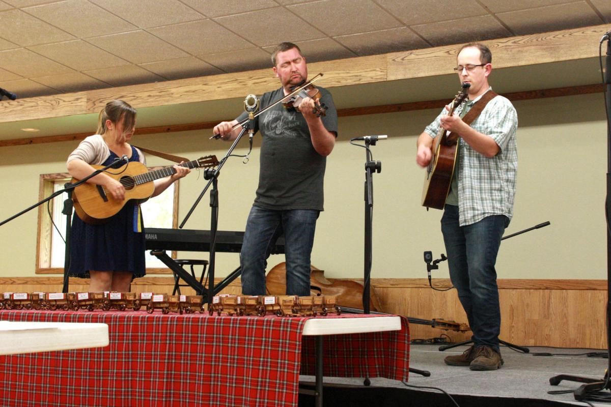 Fiddle players compete in good-natured contest | News | choteauacantha.com