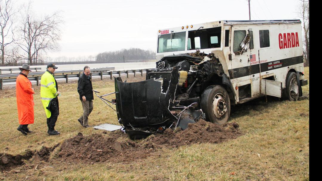 Two injured in Tuesday armored truck crash | News | circlevilleherald.com