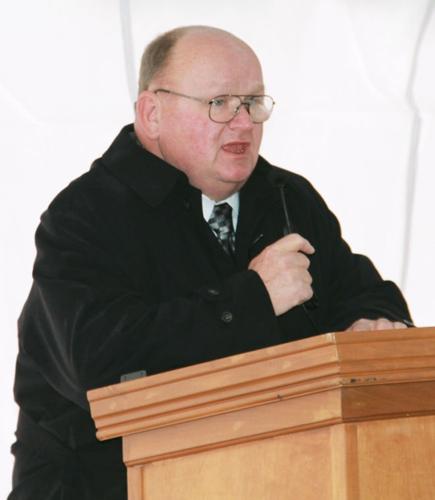 'Growth begins' with bank's groundbreaking | News | circlevilleherald.com