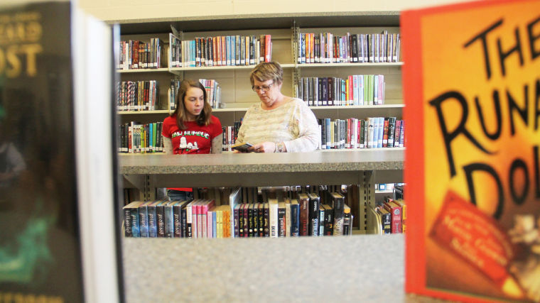 Manson fuses passion for teaching and reading in the classroom | News ...