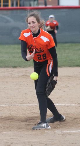 Aces ride big inning to win over Braves | Sports | circlevilleherald.com