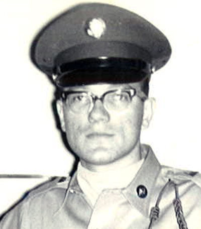 ROBERT L. RIFFLE | Obituaries | circlevilleherald.com