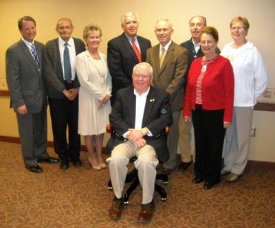 Longtime doctor retires | News | circlevilleherald.com