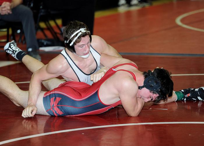 Braves earn bronze in home invitational | Sports | circlevilleherald.com