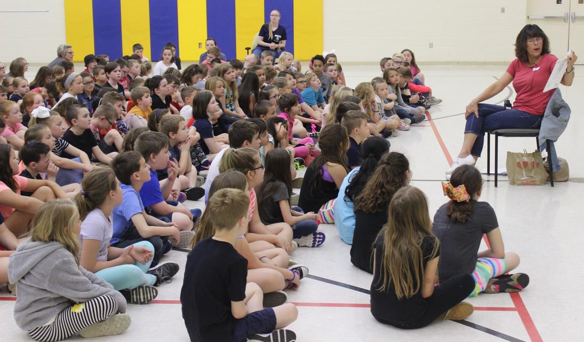 Scioto Elementary learns about hunger from 'Celebrity Reader' | News ...