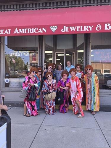 Mrs. Roper's Pub Crawl brings smiles | Community | circlevilleherald.com