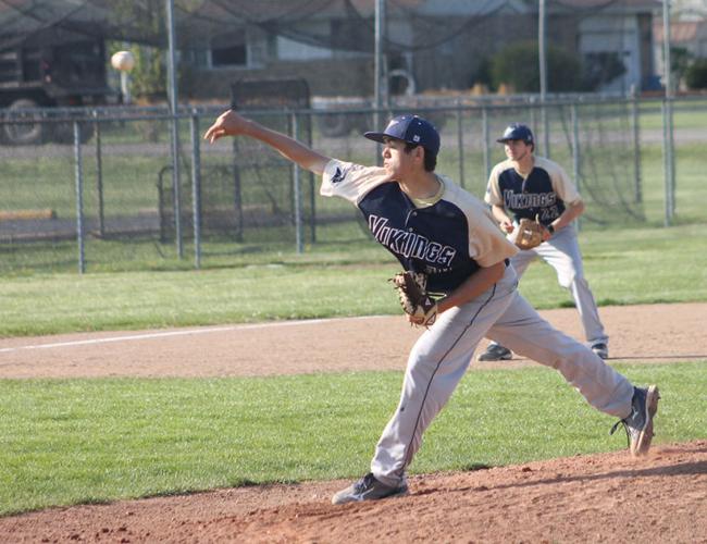 Vikings use clutch defense to edge Braves | Sports | circlevilleherald.com