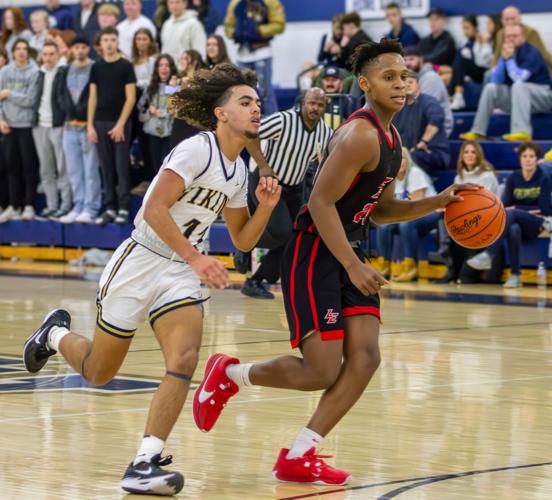 Teays Valley defeats Logan Elm to stay undefeated in the MSL | Sports | circlevilleherald.com