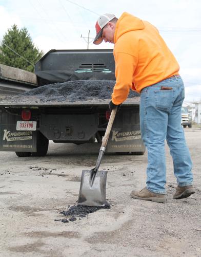City working to fix potholes | Spotlight | circlevilleherald.com