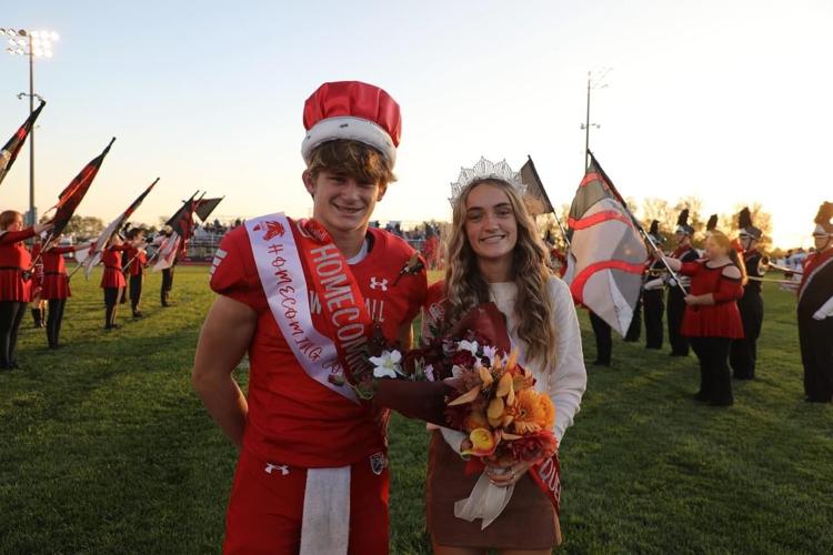 Mustangs' Homecoming royalty crowned | Community | circlevilleherald.com