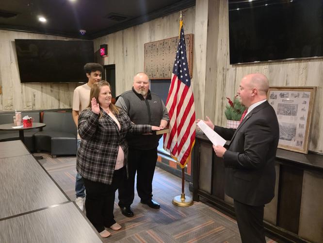 Blanton sworn in as Circleville Mayor | News | circlevilleherald.com