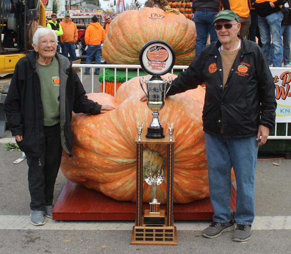 BEST OF: Liggetts topple a ton; set new state record with Giant Pumpkin ...