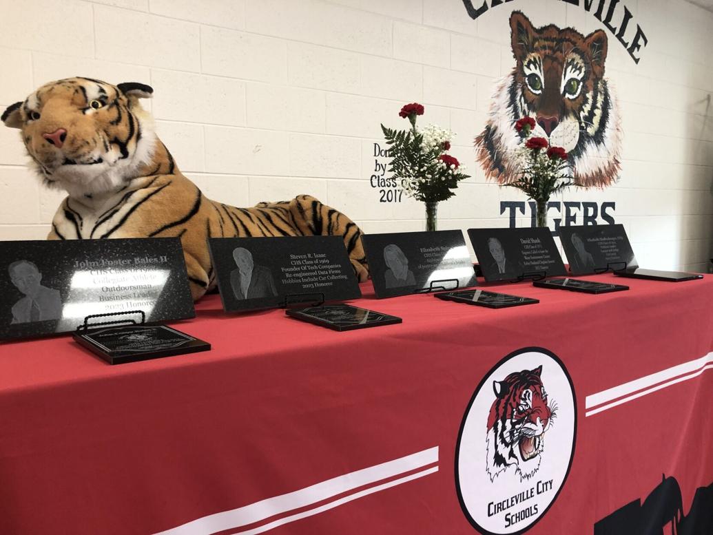 Circleville pays tribute to alumni at induction ceremony | Community ...