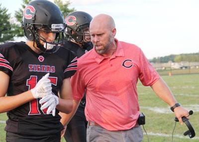 Hinton resigns as CHS football coach | Sports | circlevilleherald.com