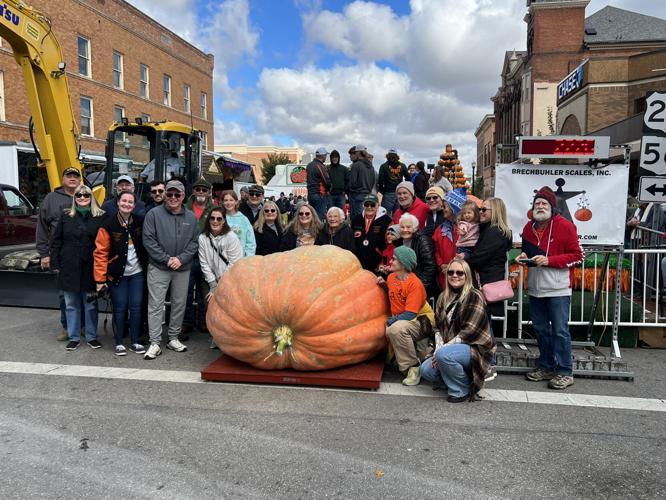 Liggett team repeats at 2024 Pumpkin Weigh-In | | circlevilleherald.com