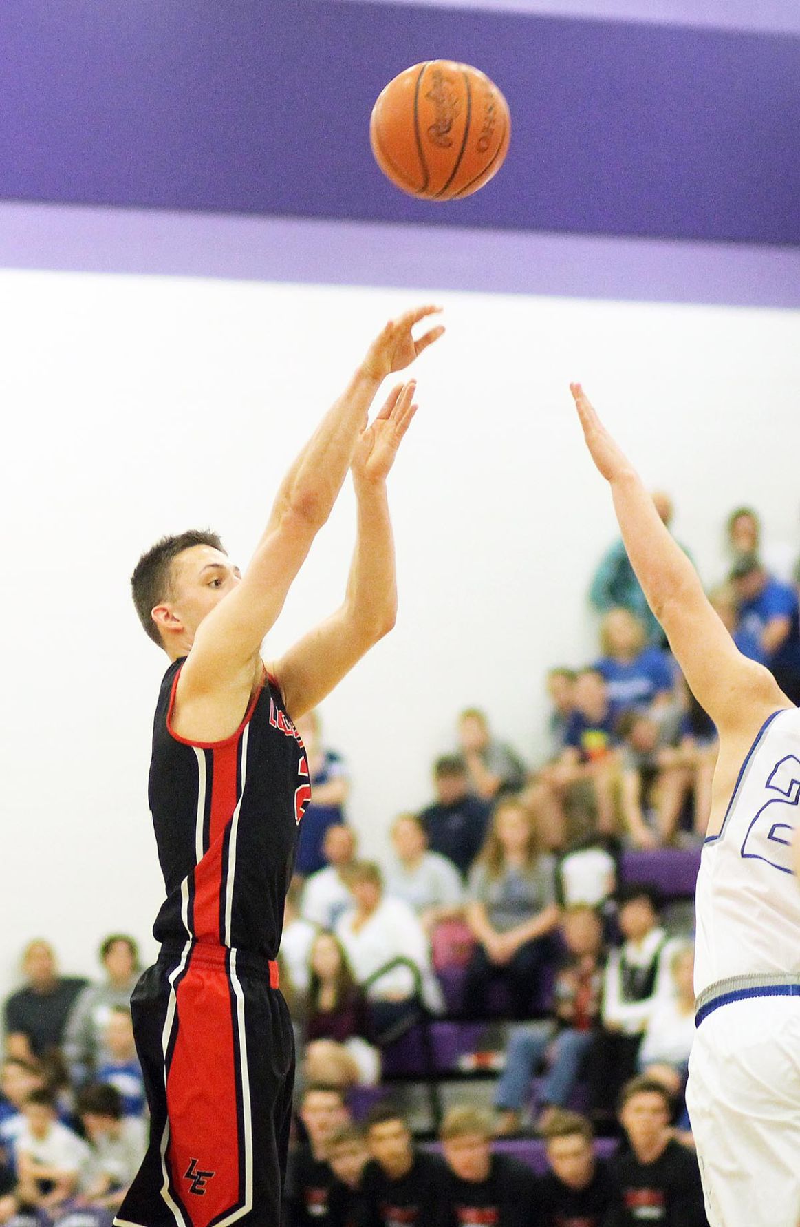 Logan Elm 70, Warren 63 OT | Gallery | circlevilleherald.com