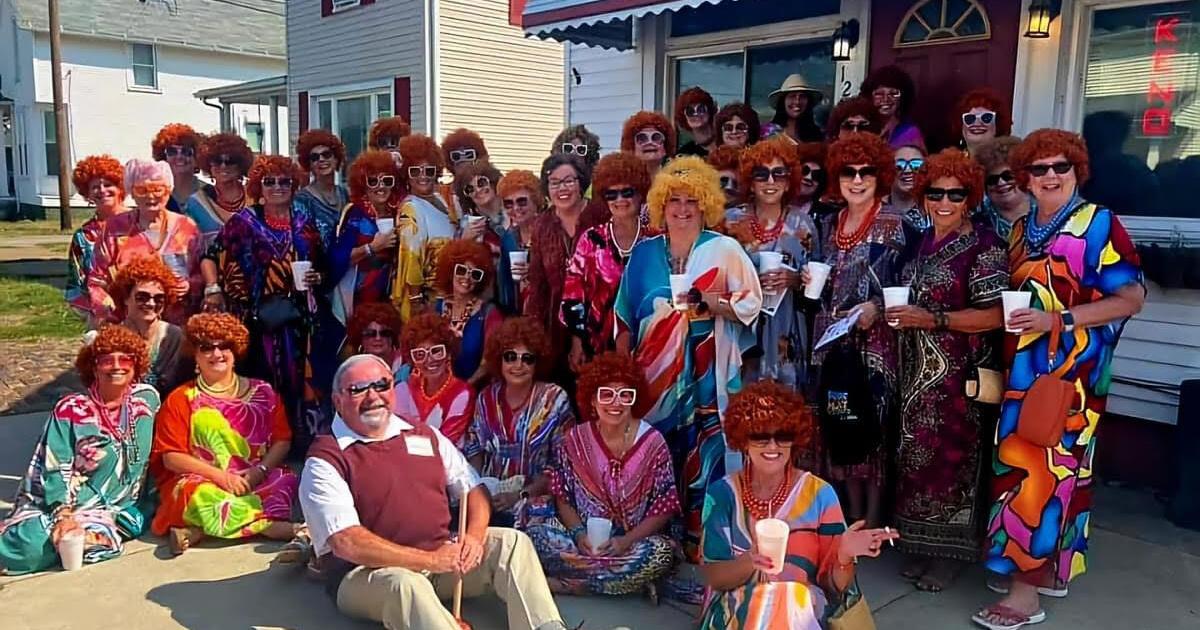 Mrs. Roper's Pub Crawl brings smiles | Community | circlevilleherald.com