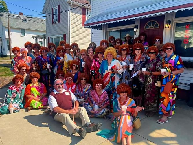 Mrs. Roper's Pub Crawl brings smiles | Community | circlevilleherald.com