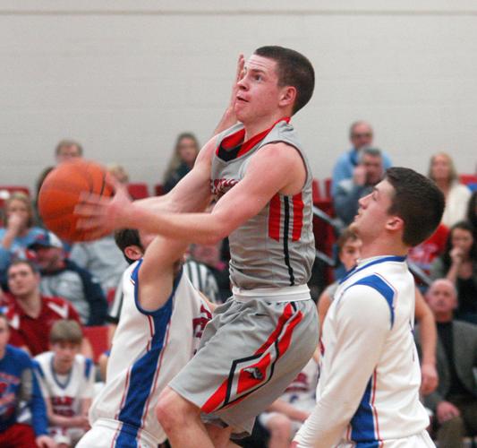 Pioneers hold off Mustangs in wild fourth quarter | Sports ...