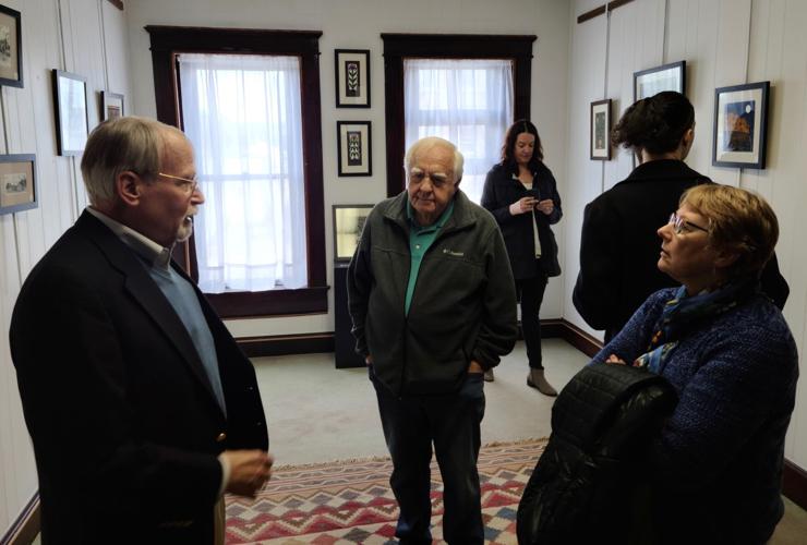Spicer holds gala to celebrate gallery show | News | circlevilleherald.com