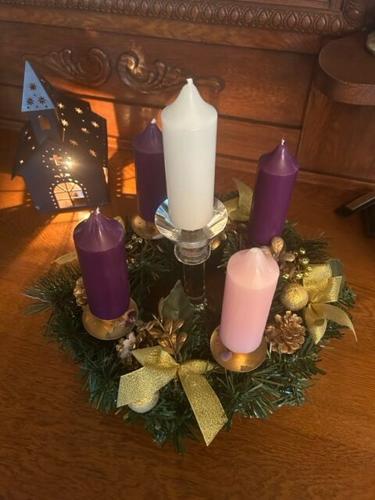 Peacemaker: What is the Advent wreath, origin and what does it ...